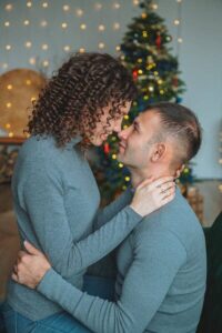 50+ Cute Romantic Christmas Date Ideas for Couples: From Cozy Nights to ...