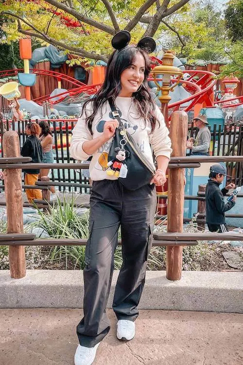 40+ Trendy Disney Outfits for Spring, Summer, Fall and Winter - Girl ...