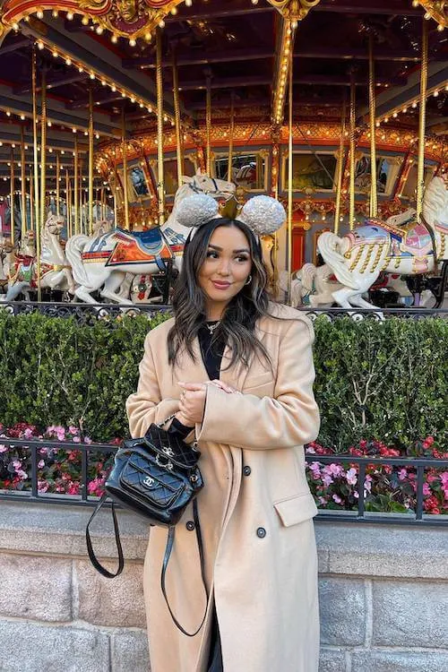 40+ Trendy Disney Outfits for Spring, Summer, Fall and Winter - Girl ...