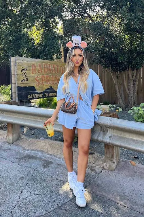 40+ Trendy Disney Outfits for Spring, Summer, Fall and Winter - Girl ...
