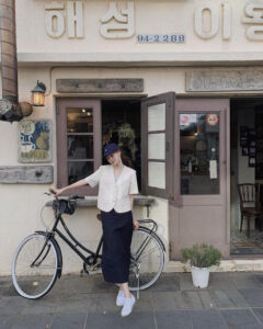 60+ Cute Korean Skirt Outfits For Korean Fashion Lovers: How To Style ...