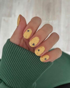 70+ Bee Nail Designs For Buzzworthy Nails (+ Bumble Bees, Honey Bees ...