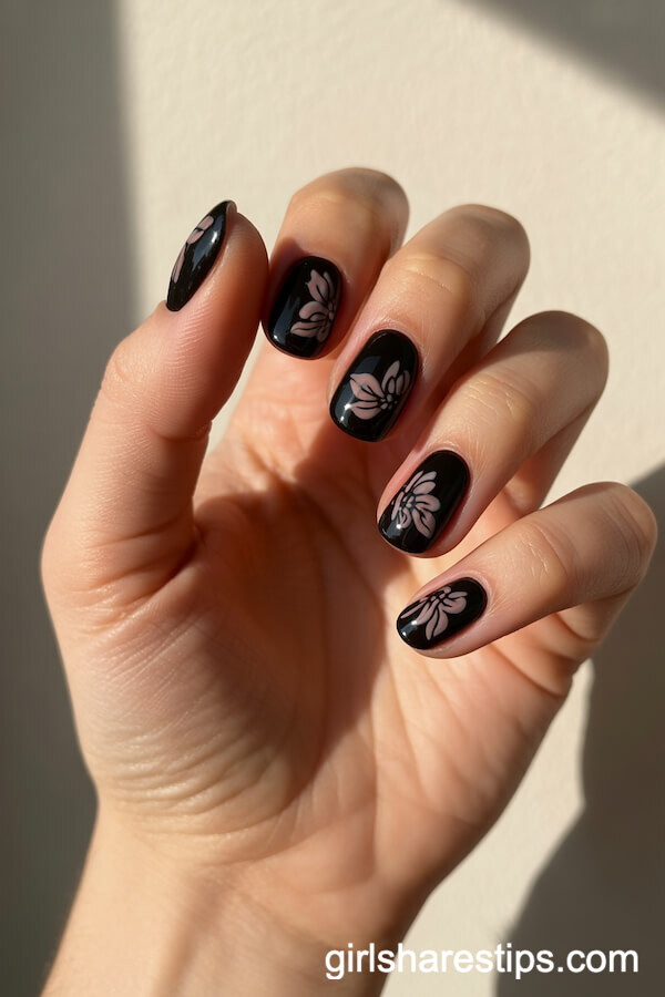 21 Gorgeous Black Floral Nails Designs You’ll Want to Try This Season ...