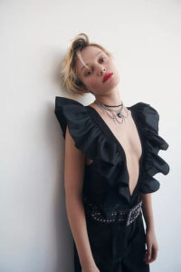 70+ Classy Goth Outfits For An Elegant Mysterious Vibe: Gothic Clothing For Women And Men - Girl ...