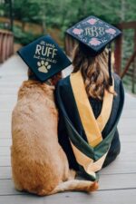 70+ Aesthetic & Creative Graduation Photoshoot Ideas For Girls: Best ...