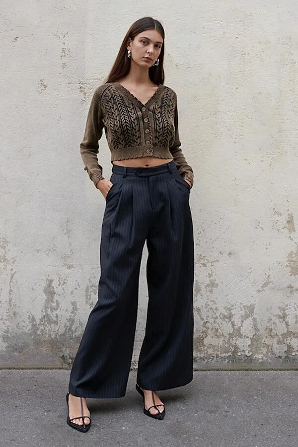 40+ Chic Cropped Cardigan Outfit Ideas: How To Style A Cropped Cardigan ...