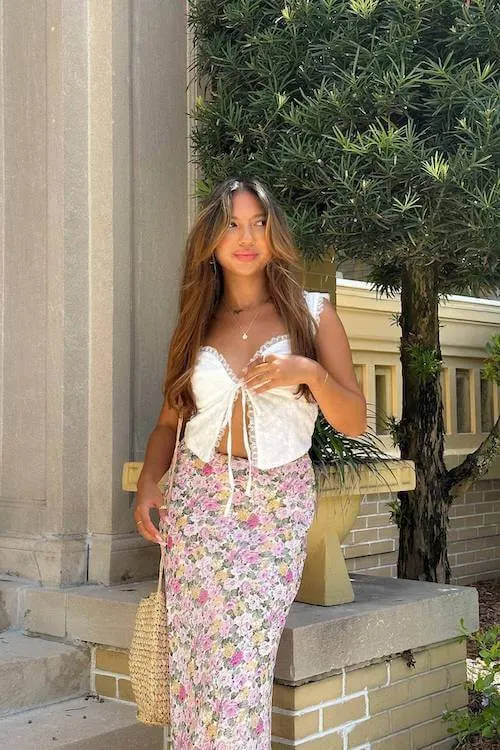 50+ Girly Summer Outfits to Embrace Your Feminine Flair | Summer ...