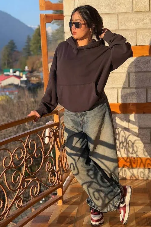 21 Trendy Oversized Hoodie Outfit Ideas for a Comfy Cute Look - Girl ...