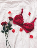 30+ Cute & Romantic Valentines Day Photoshoot Ideas You Want To Copy - Girl Shares Tips