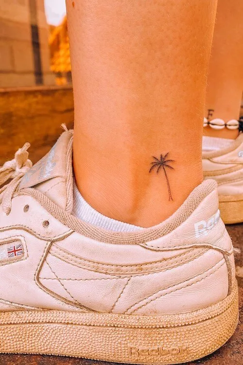 50+ Unique Feminine Small Tattoos For Female With Meaning - Girl Shares ...