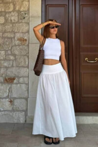 30+ Perfect Tropical Vacation Outfits to Elevate Your Style - Girl ...