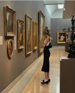 What To Wear To Museum And Art Gallery: 50+ Stylish Museum Outfits For ...
