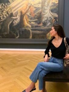 What To Wear To Museum And Art Gallery: 50+ Stylish Museum Outfits For ...