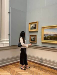 What To Wear To Museum And Art Gallery: 50+ Stylish Museum Outfits For ...