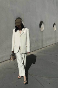 What To Wear To Museum And Art Gallery: 50+ Stylish Museum Outfits For ...