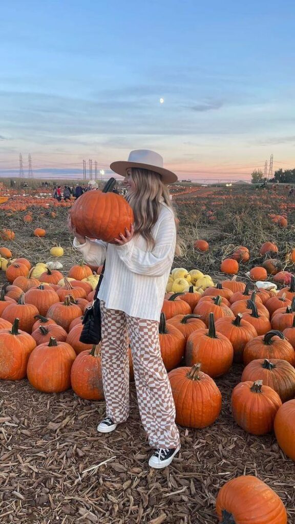 What To Wear To Pumpkin Patch: 50+ Trendy Cute Pumpkin Patch Outfits ...