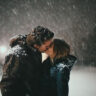 50+ Beautiful Winter Couple Photoshoot Ideas [2025] For Engagement ...